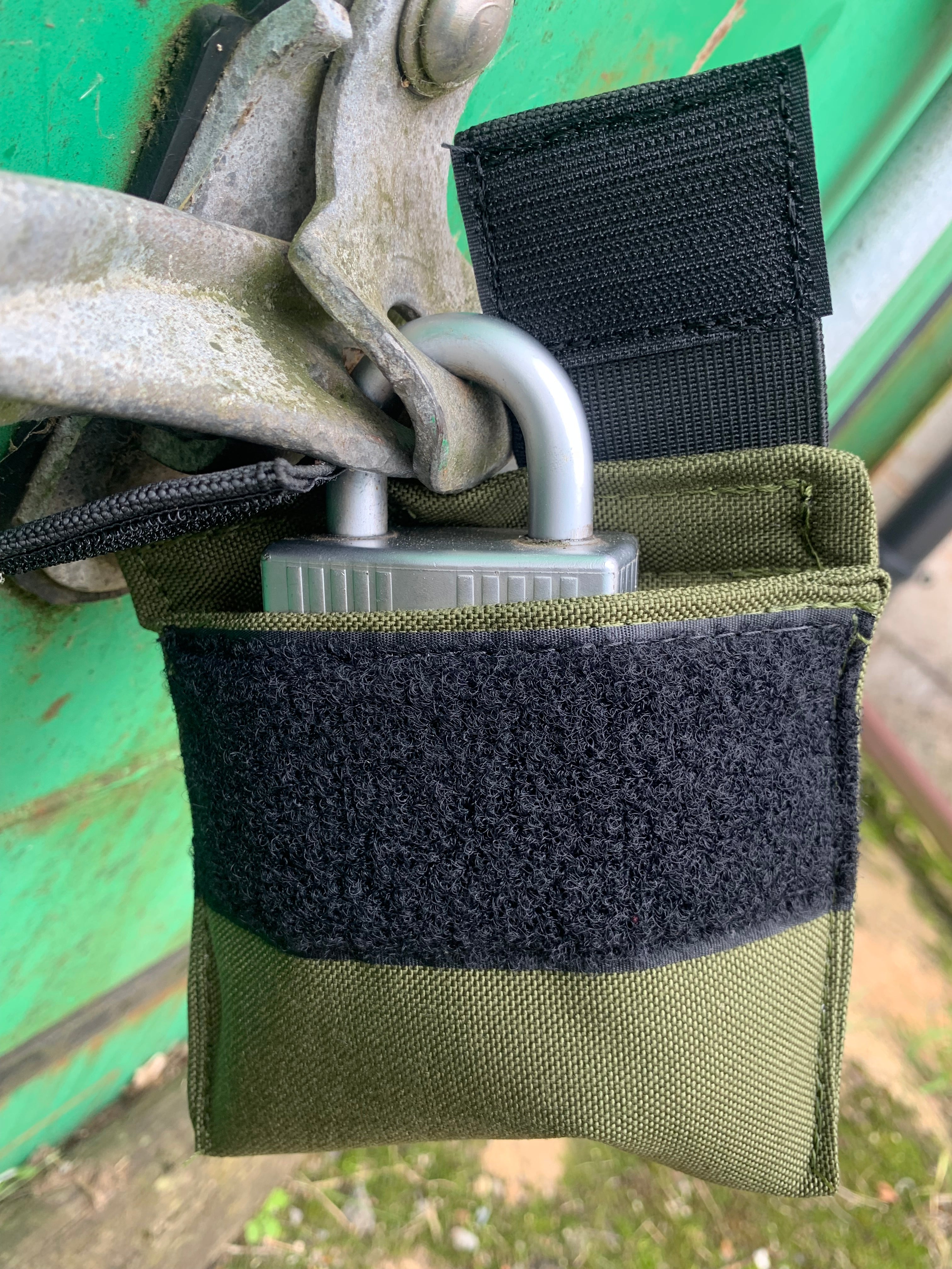 Insulated Padlock cover - Standard – Dapper Dobbins